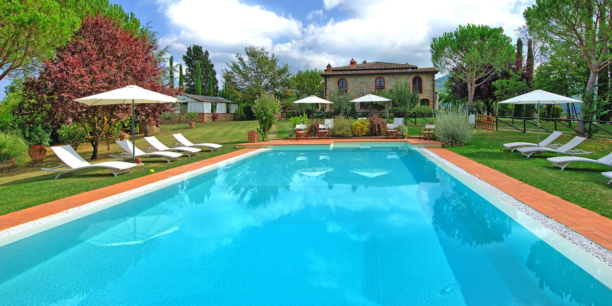 Villa Marika, Villa rental in Pieve a Presciano Tuscany - 18 sleeps in ...